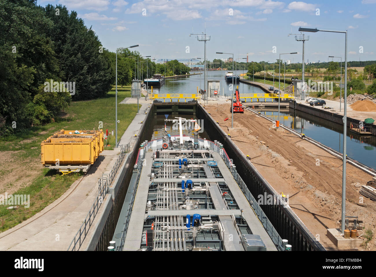 Shipping sluice hi-res stock photography and images - Alamy