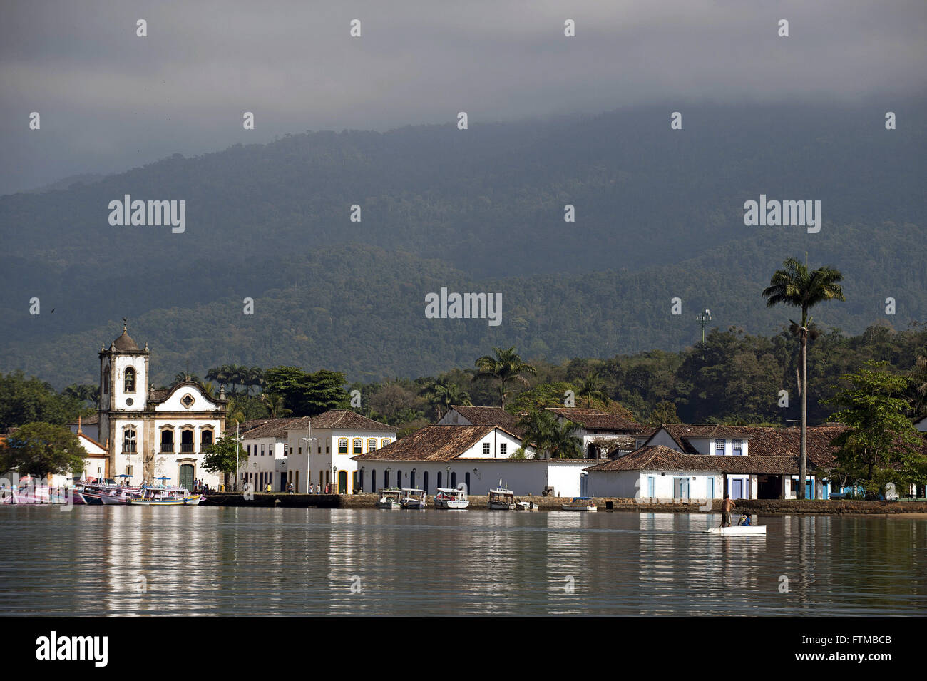 Baia town of Parati - colonial houses and Church of Santa Rita Stock ...