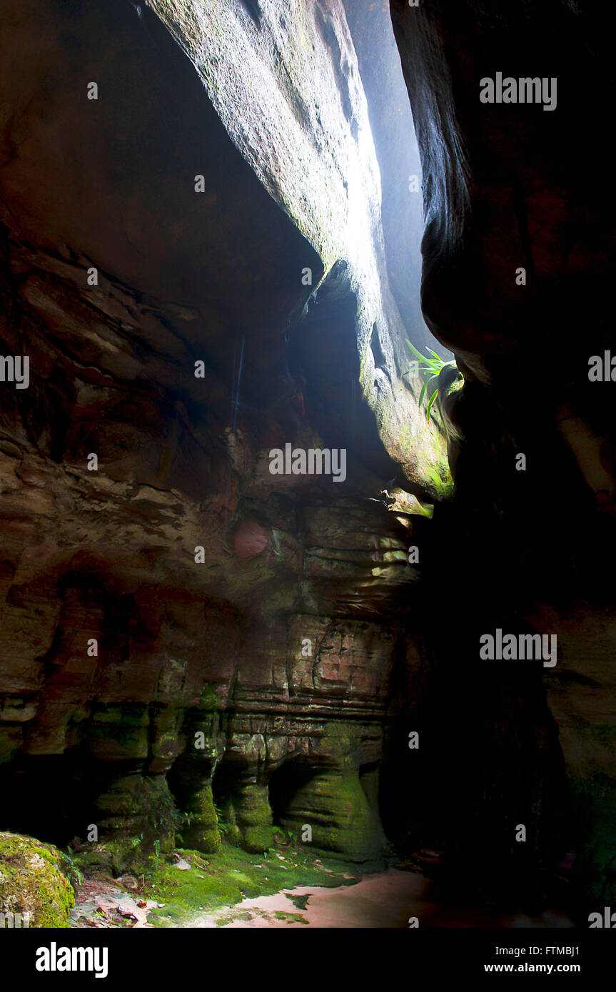 Cave formation by erosion from wind and rain on Mount Roraima Stock ...