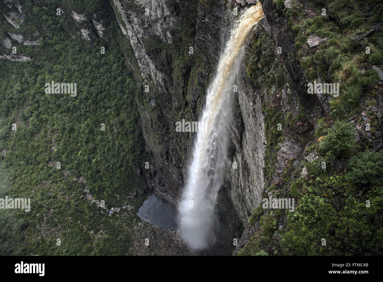 Smoke falls hi-res stock photography and images - Alamy