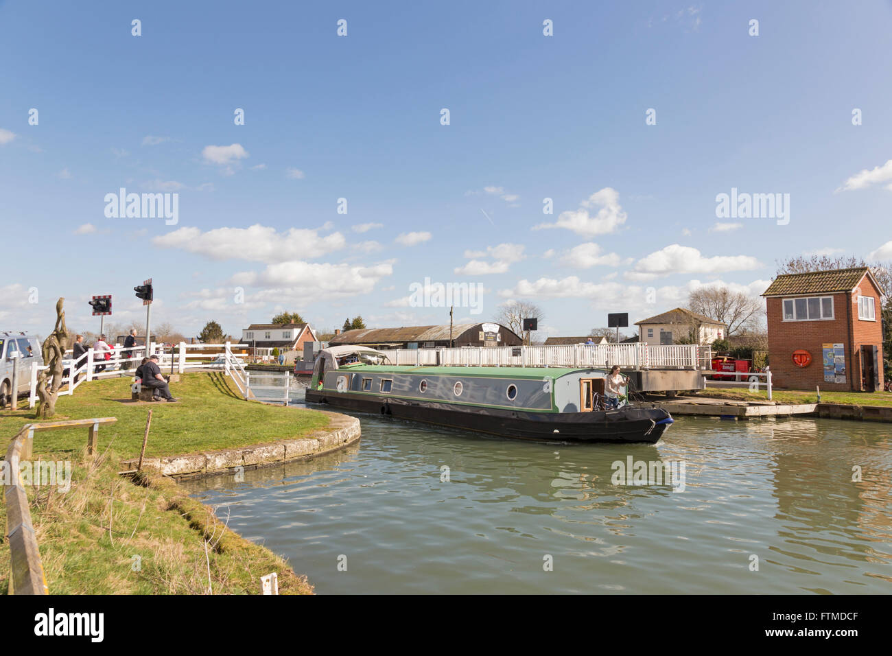 Slimbridge gloucestershire sharpness canal hi-res stock photography and ...