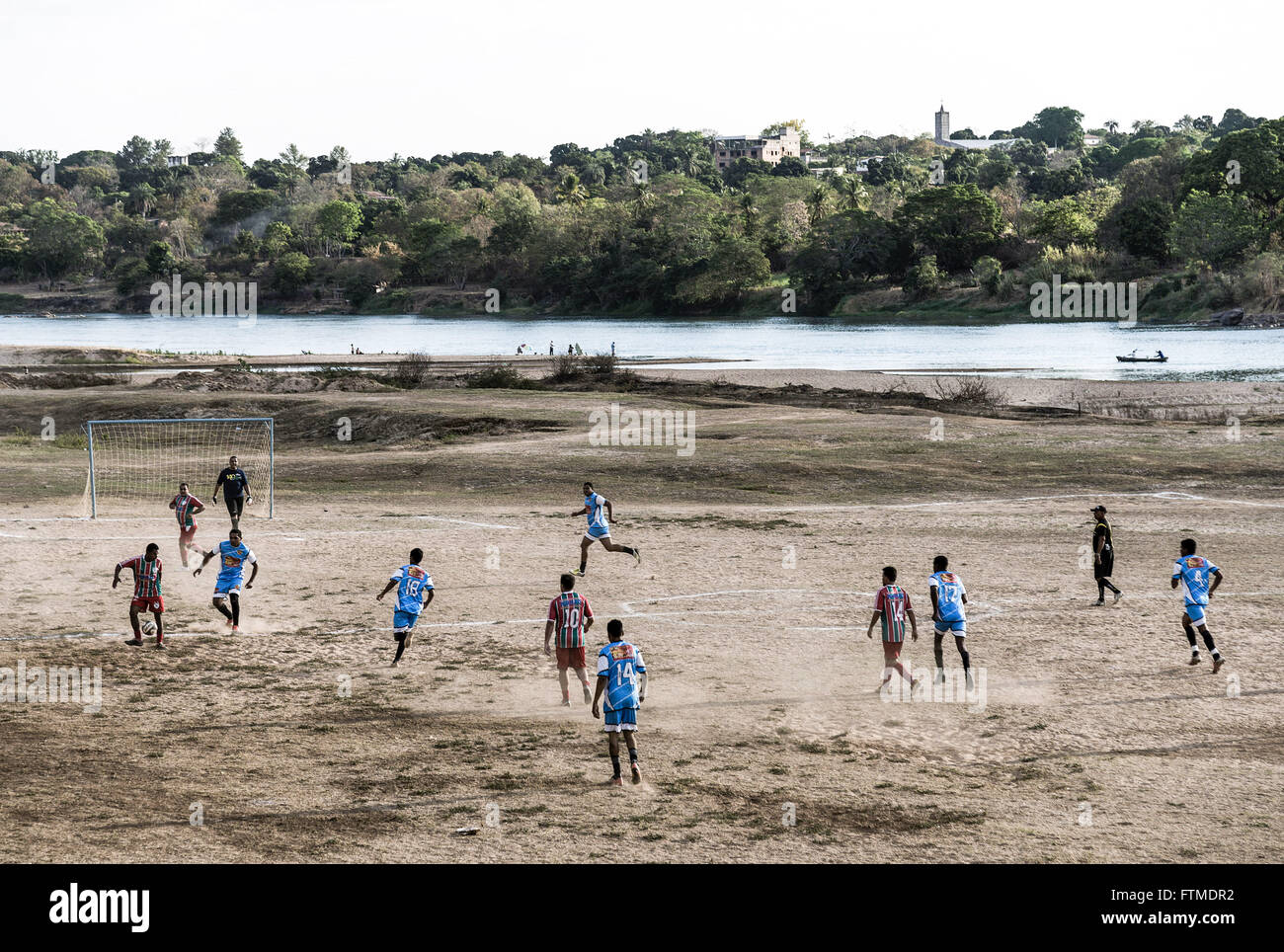 Dry soccer field hi-res stock photography and images - Alamy