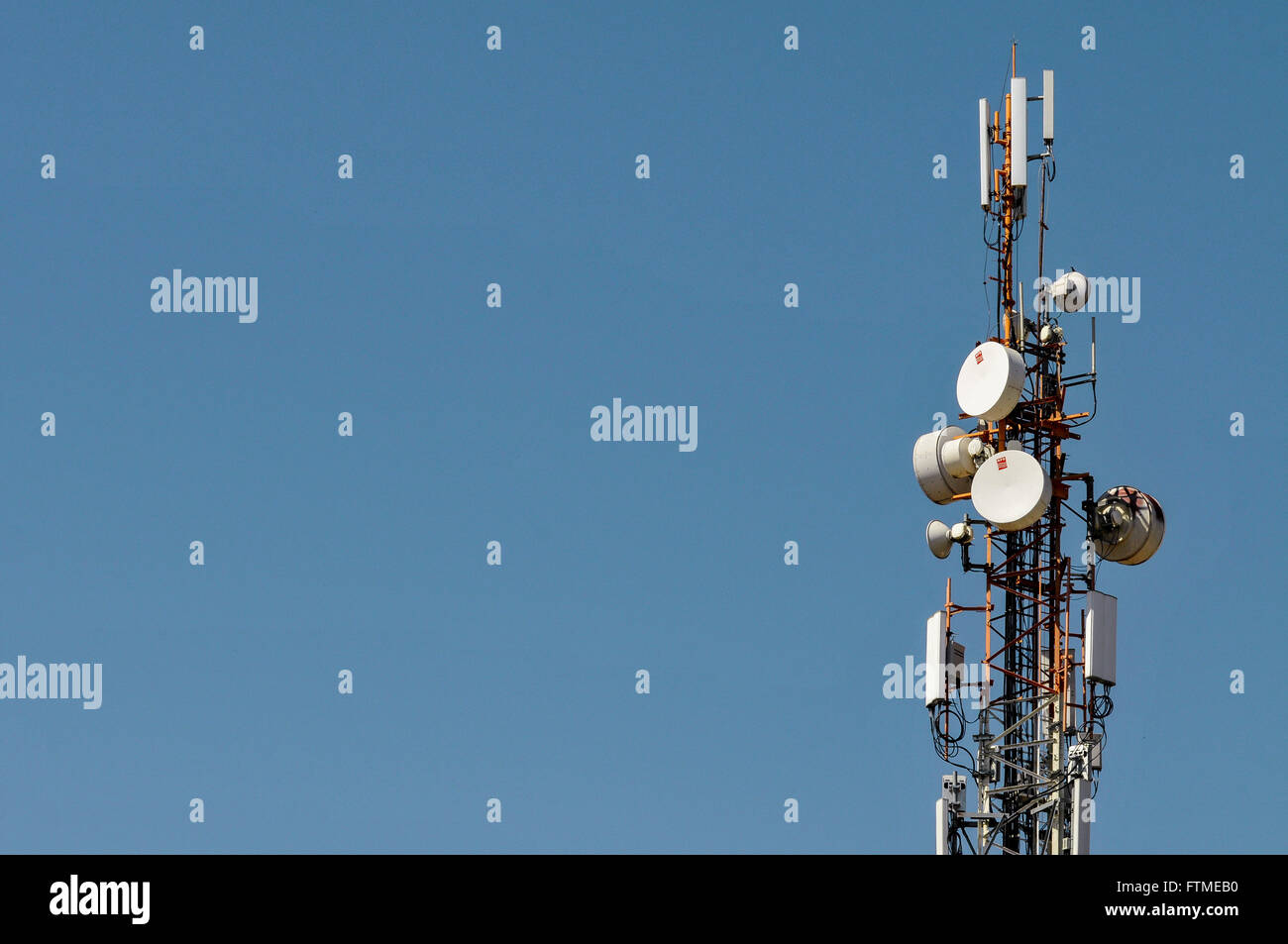 Cell phone tower hi-res stock photography and images - Alamy