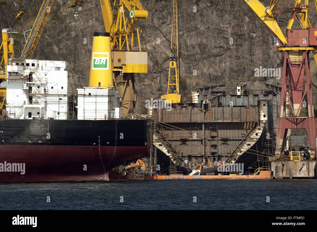 Details Maua shipyard in Niteroi in Guanabara Bay Stock Photo - Alamy