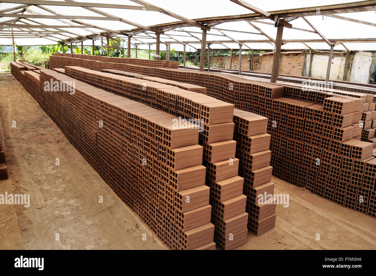 Clay brick production hi-res stock photography and images - Alamy