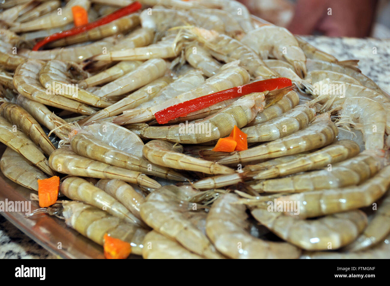 Raw shrimp hi-res stock photography and images - Alamy