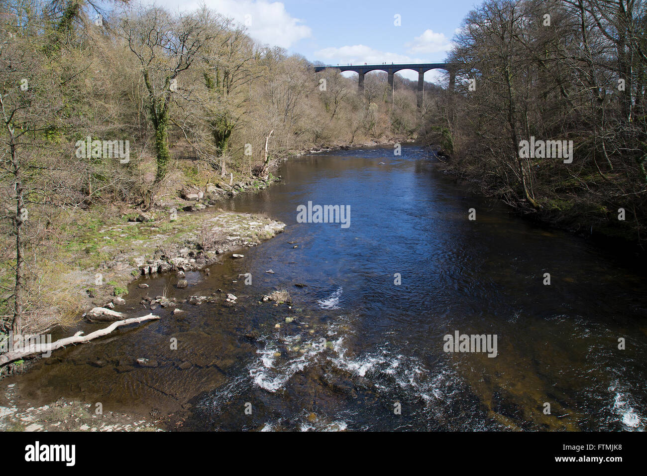 Pontcysyllte aqueduct spring hi-res stock photography and images - Alamy