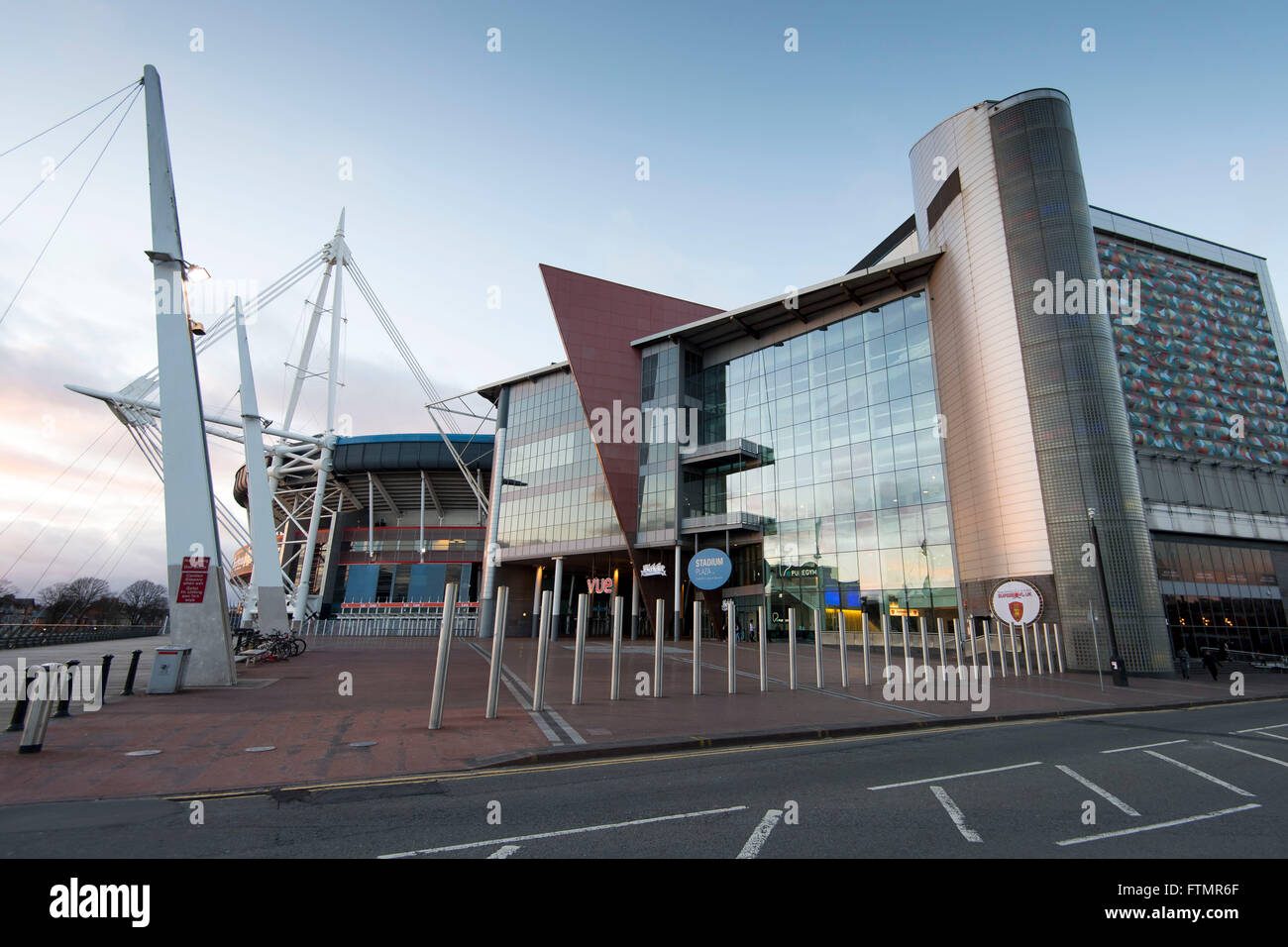 Stadium plaza hi-res stock photography and images - Alamy