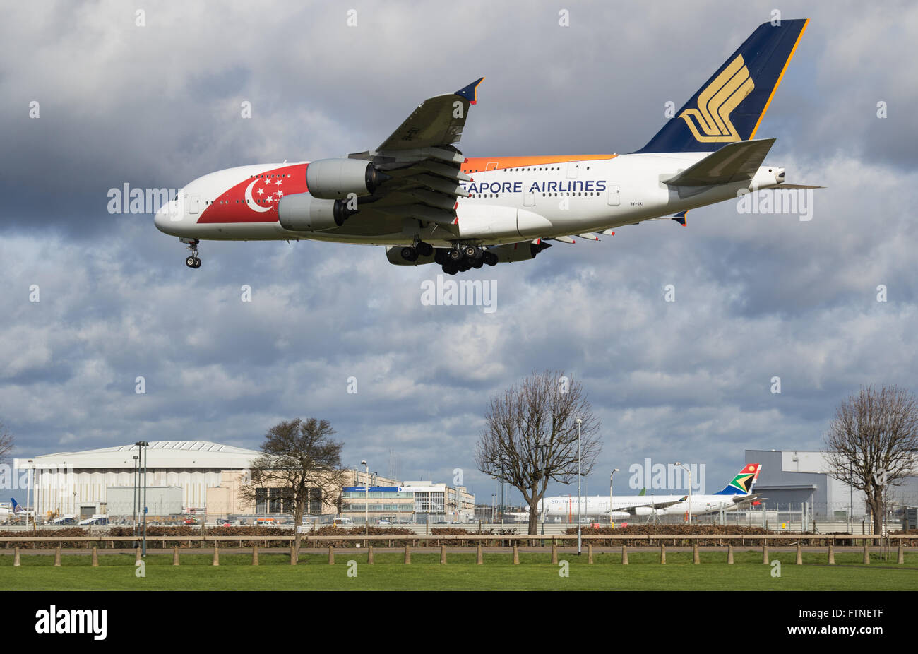 A Singapore Airlines Airbus A380 reg. 9V-SKI about to land on runway ...
