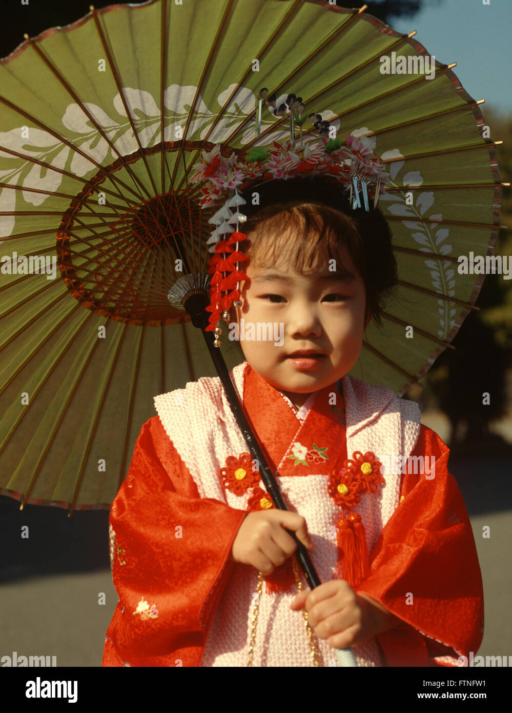Traditional japan child hi-res stock photography and images - Alamy