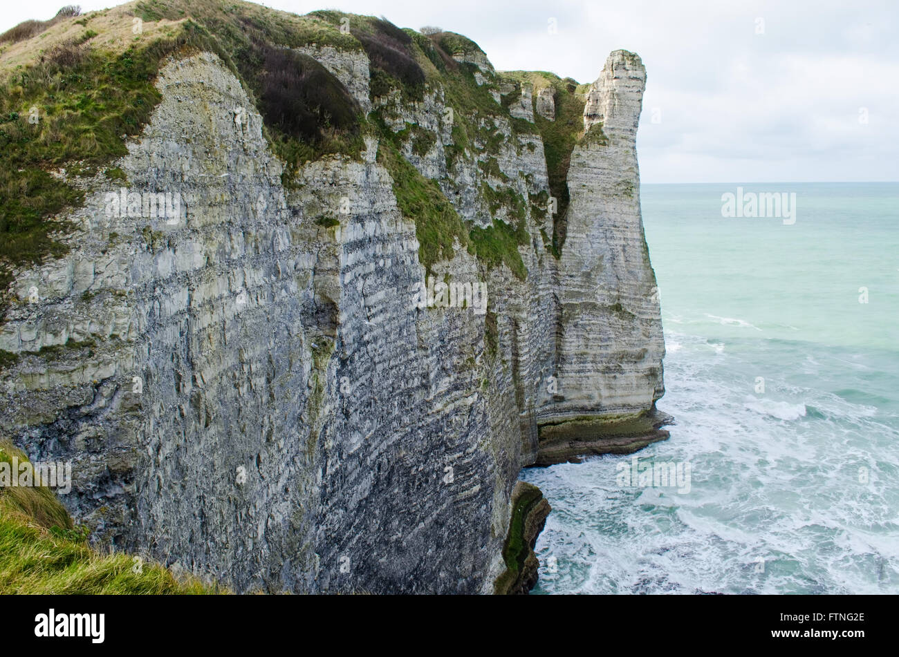 Cliff etretat hi-res stock photography and images - Alamy