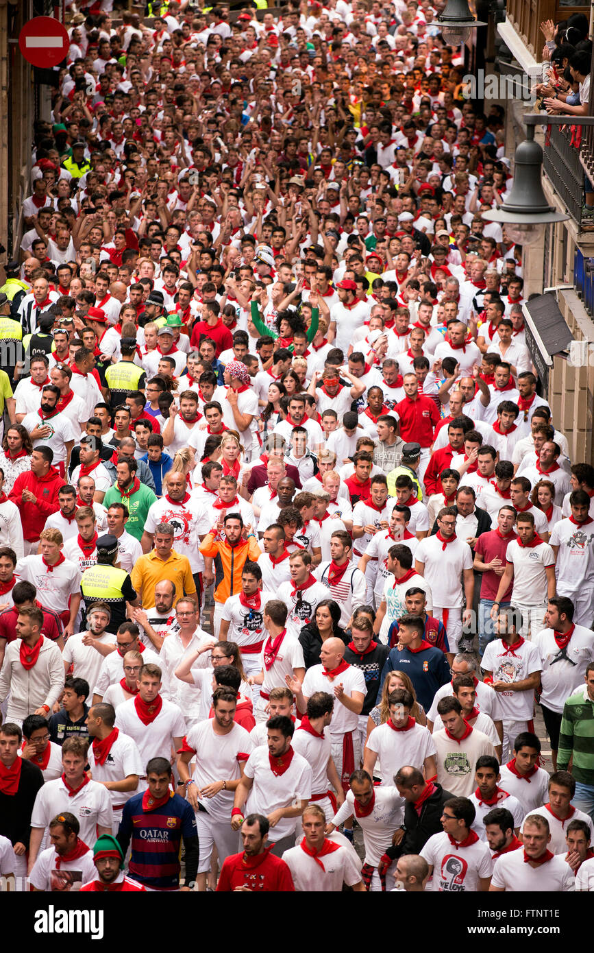 Crowd of 10 hi-res stock photography and images - Alamy