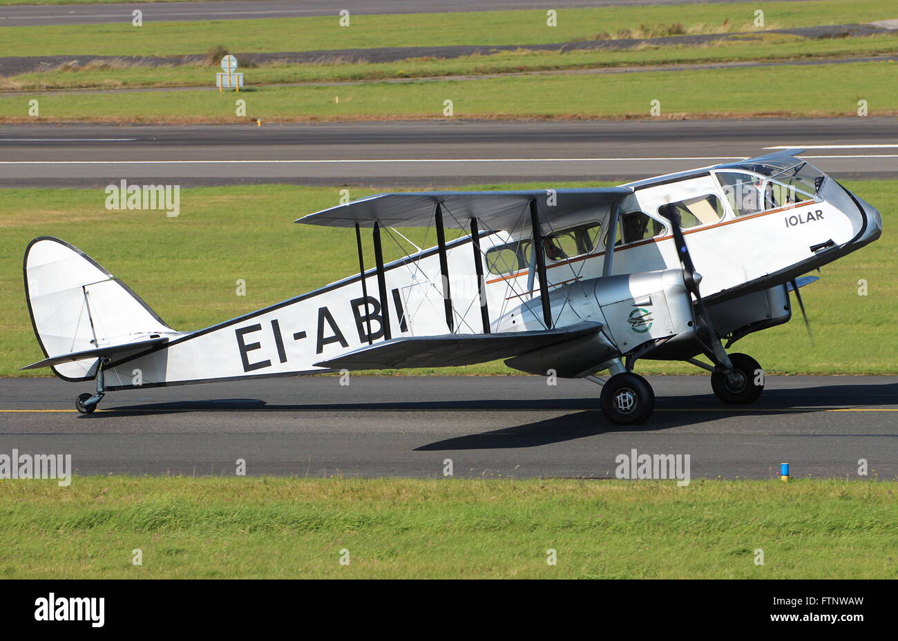 "Iolar" (EI-ABI), a de Havilland DH-84 Dragon A of the Irish Historic ...