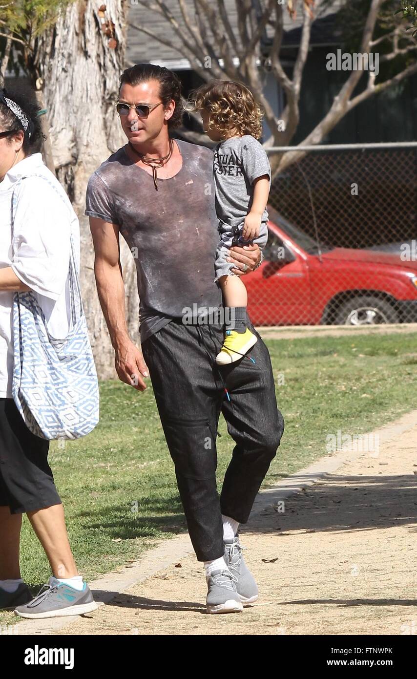 Gavin Rossdale enjoys an afternoon at the park with his three sons ...