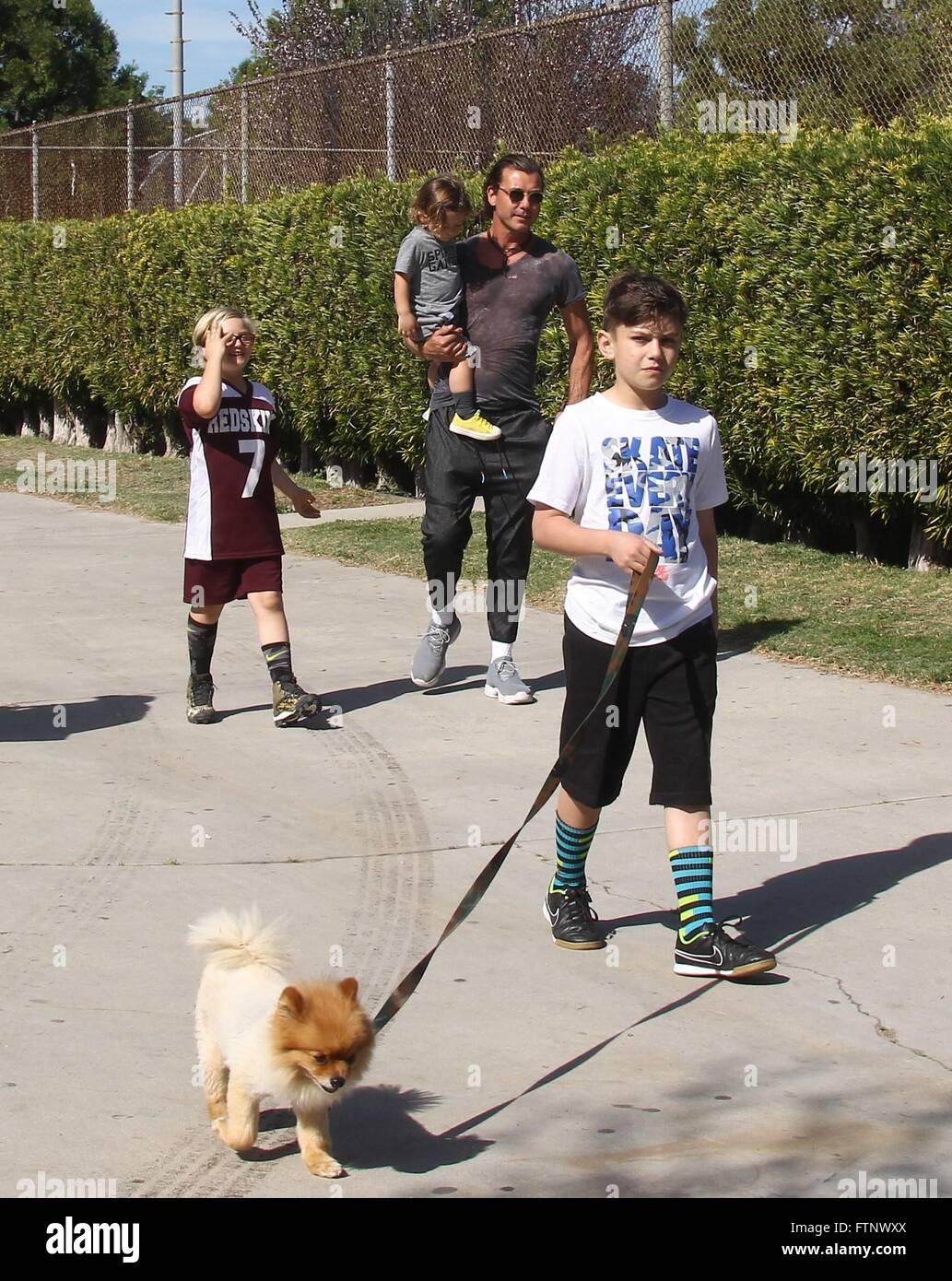 Gavin Rossdale enjoys an afternoon at the park with his three sons ...