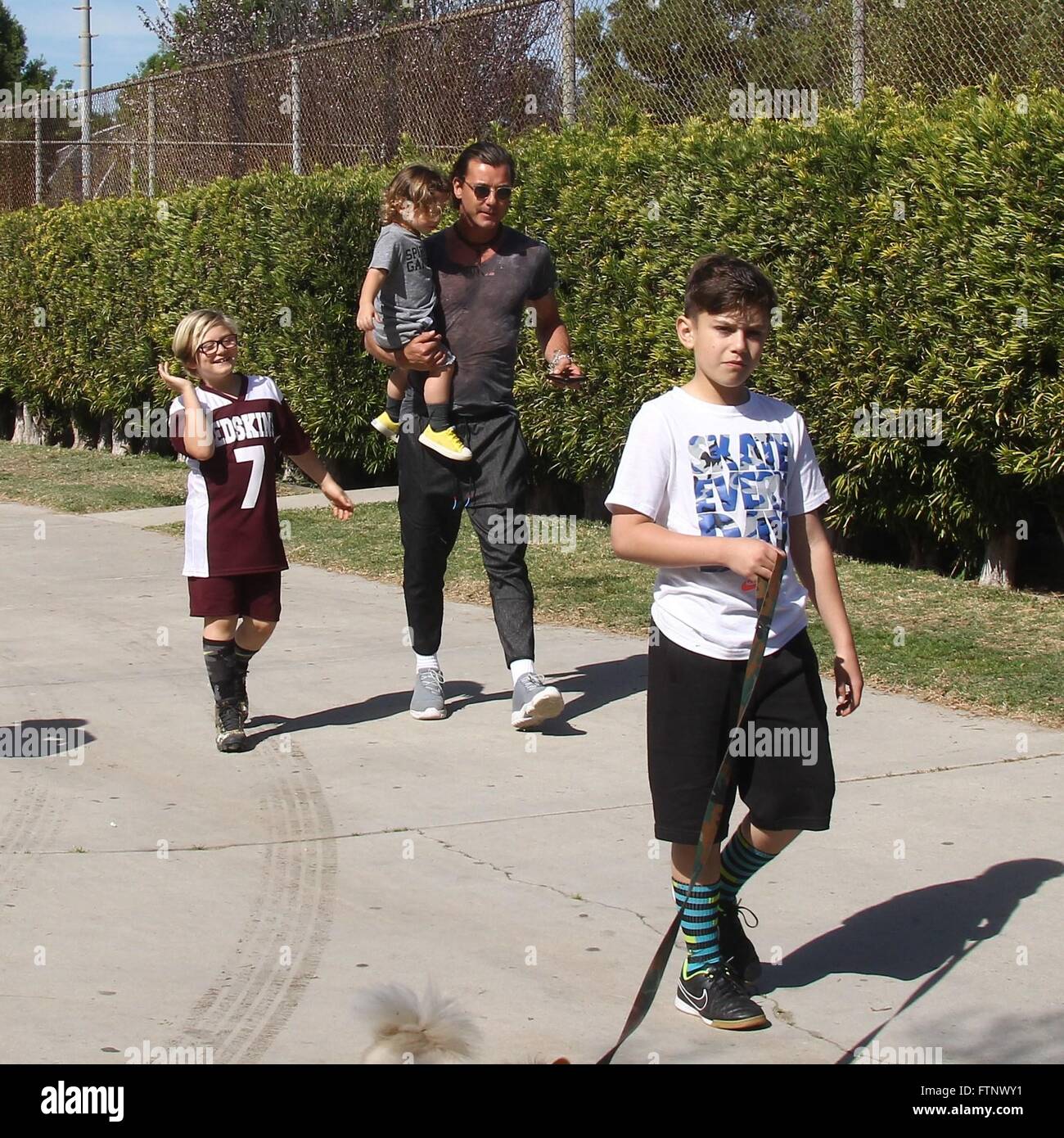Gavin Rossdale enjoys an afternoon at the park with his three sons ...
