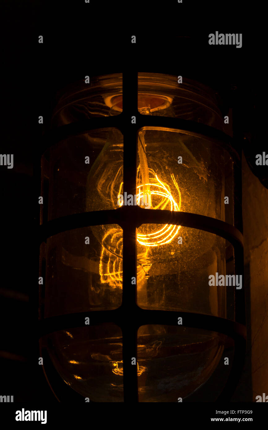 Edison bulb cage hi-res stock photography and images - Alamy