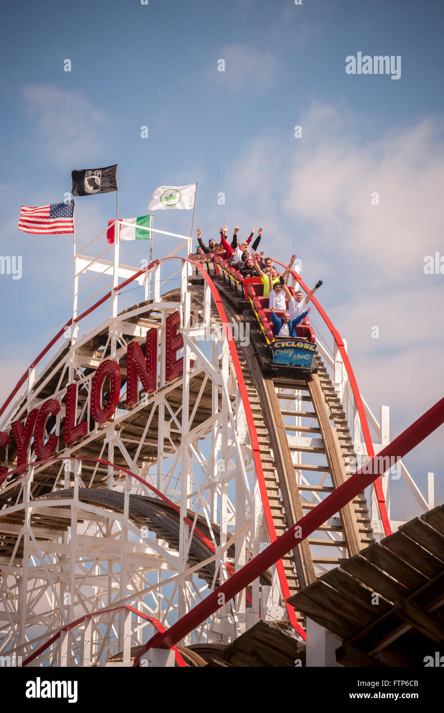 The cyclone roller coaster at coney island hi-res stock photography and ...