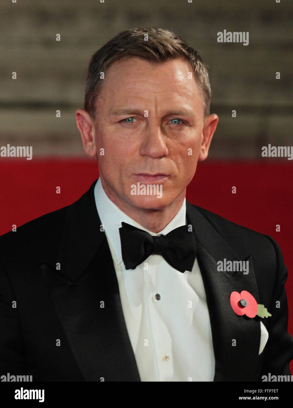 Daniel craig james bond hi-res stock photography and images - Alamy