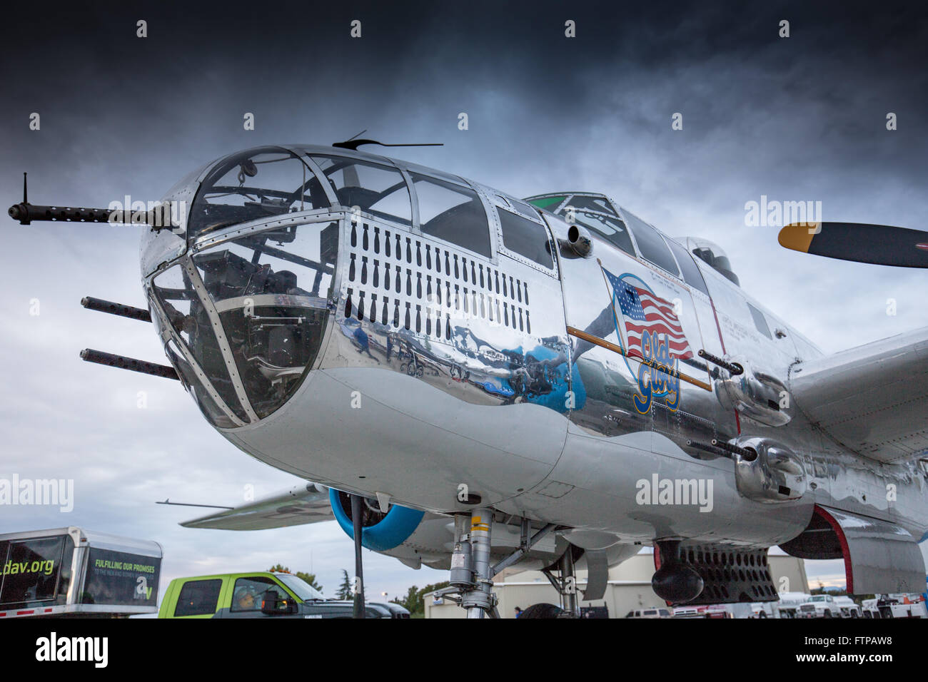 B 25 cockpit hi-res stock photography and images - Alamy