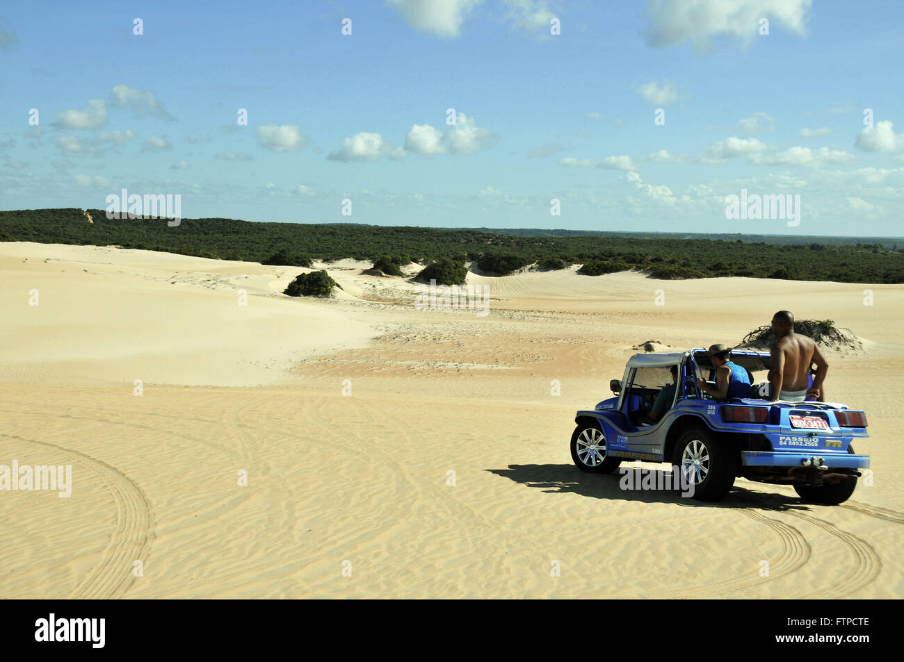 Buggy ride on the dunes Genipabu - Polo Dunes Coast Stock Photo - Alamy