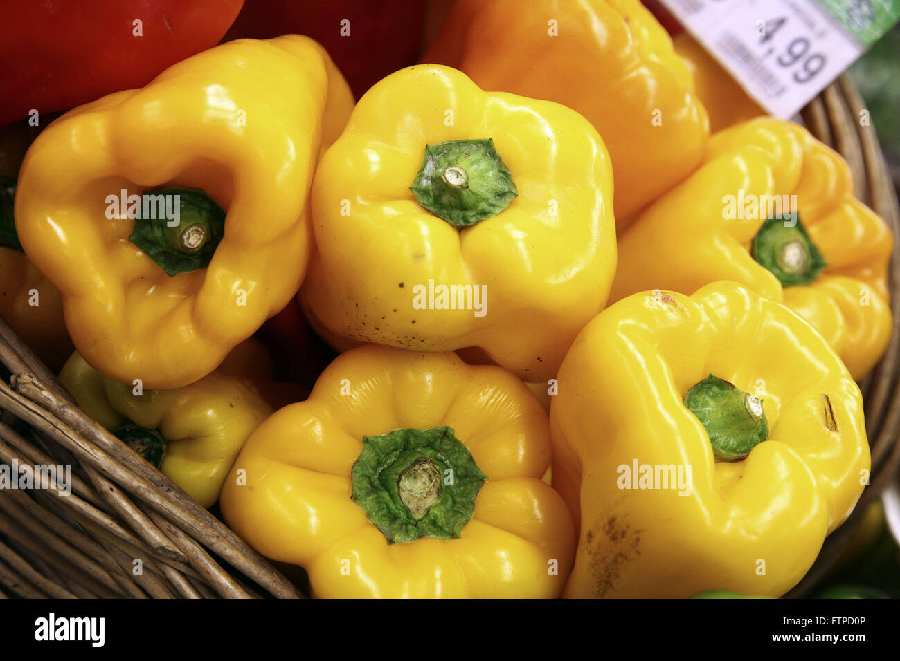 Yellow bell pepper for sale in supermarket Stock Photo - Alamy