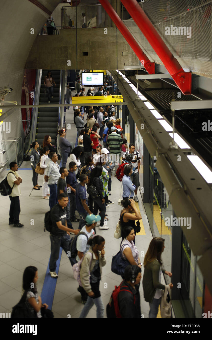 Season Butanta Metro - Yellow Line 4 - west of the city Stock Photo - Alamy