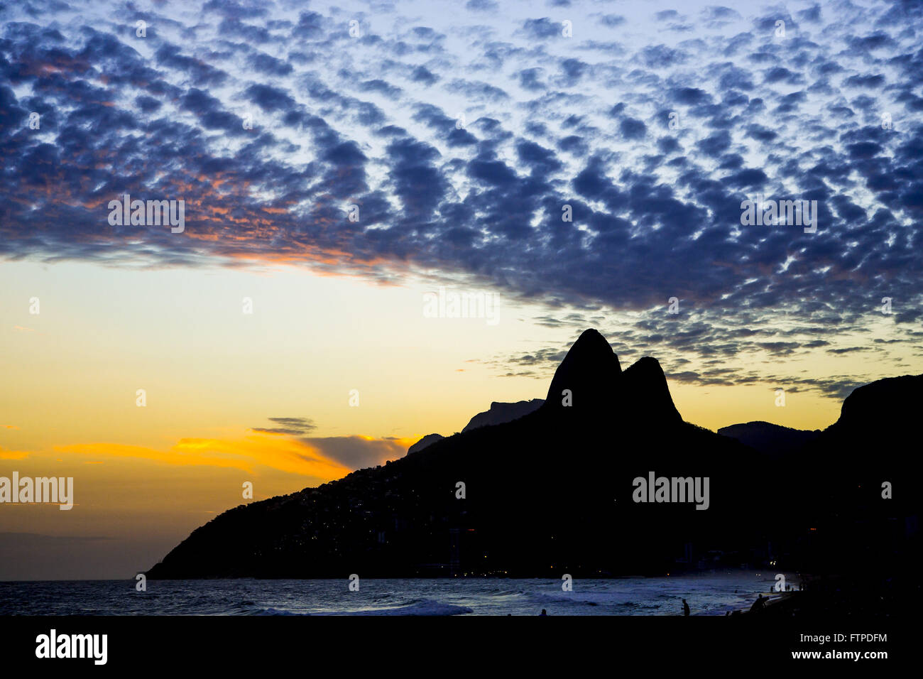Sunsets at Ipanema Beach with Dois Incidental Brothers - southern city ...