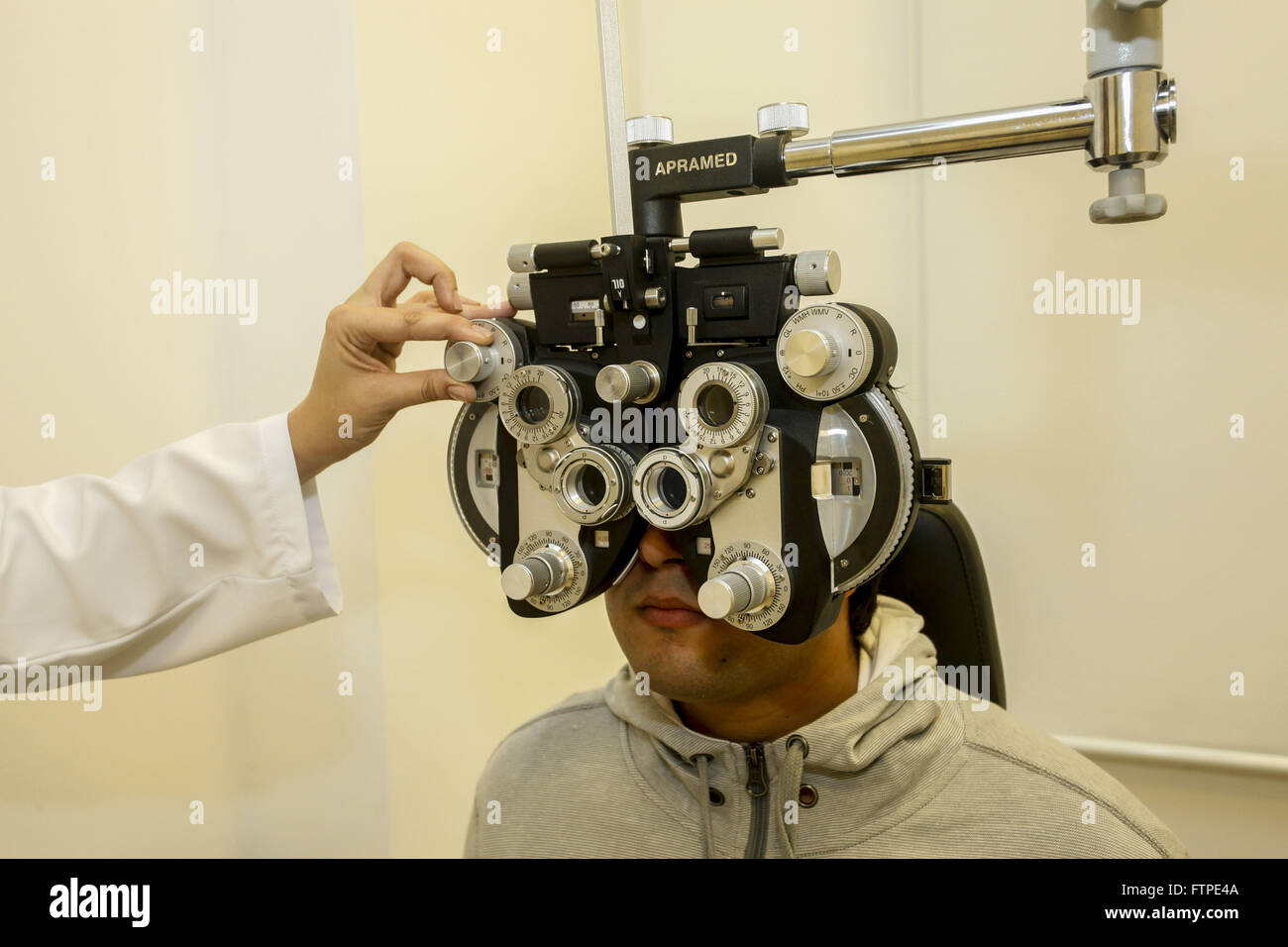 Man making eye examination Stock Photo - Alamy