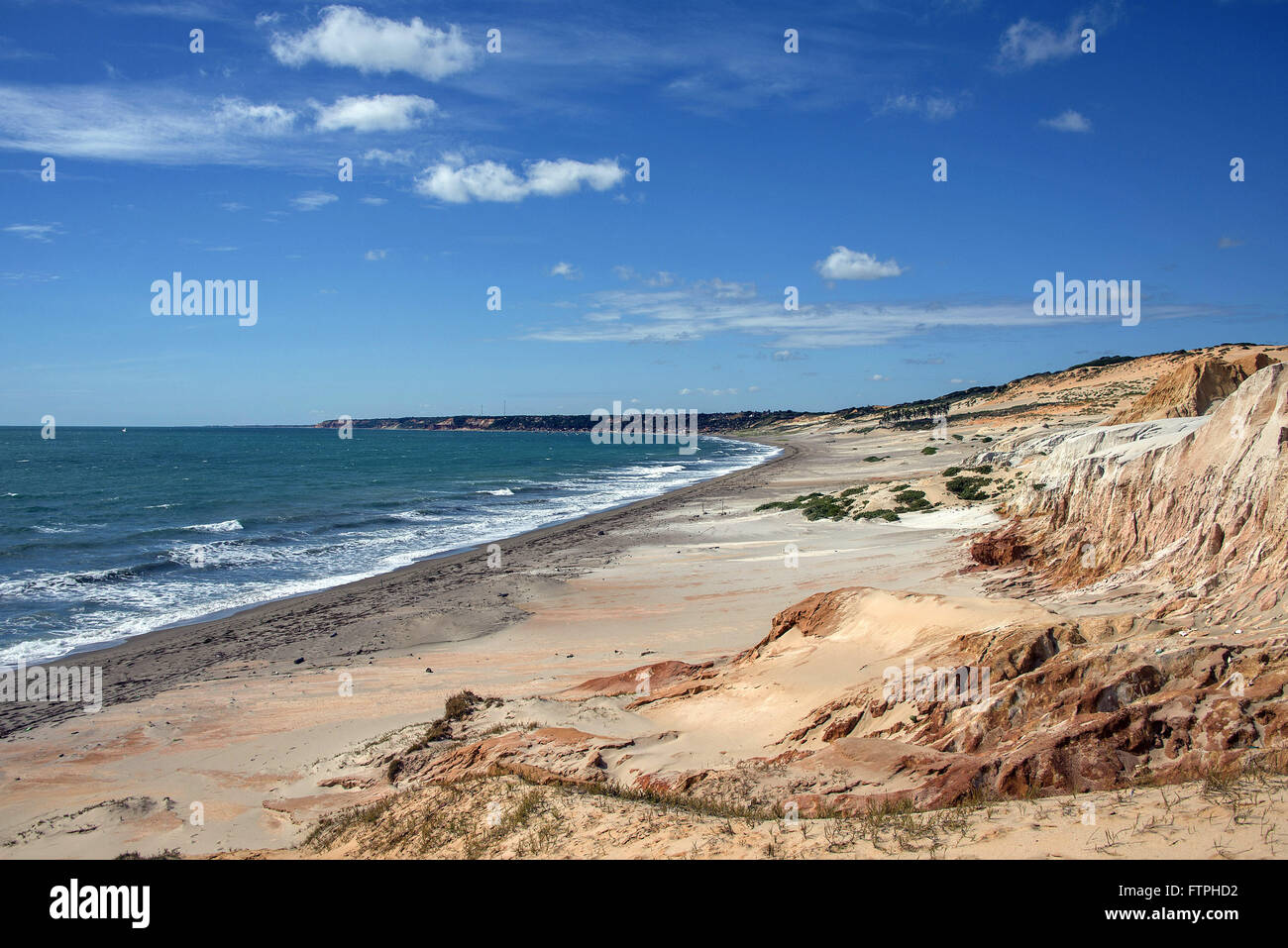 Cliff at the beach hi-res stock photography and images - Alamy