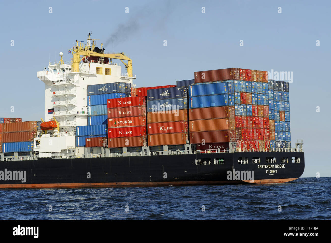 Cargo ship loaded with containers in Guanabara Bay Stock Photo - Alamy