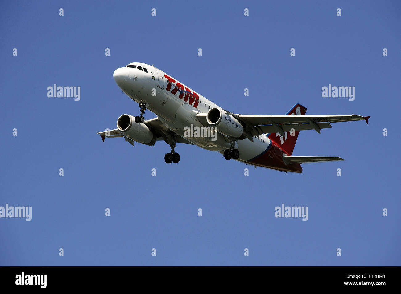 Flying over rio hi-res stock photography and images - Alamy