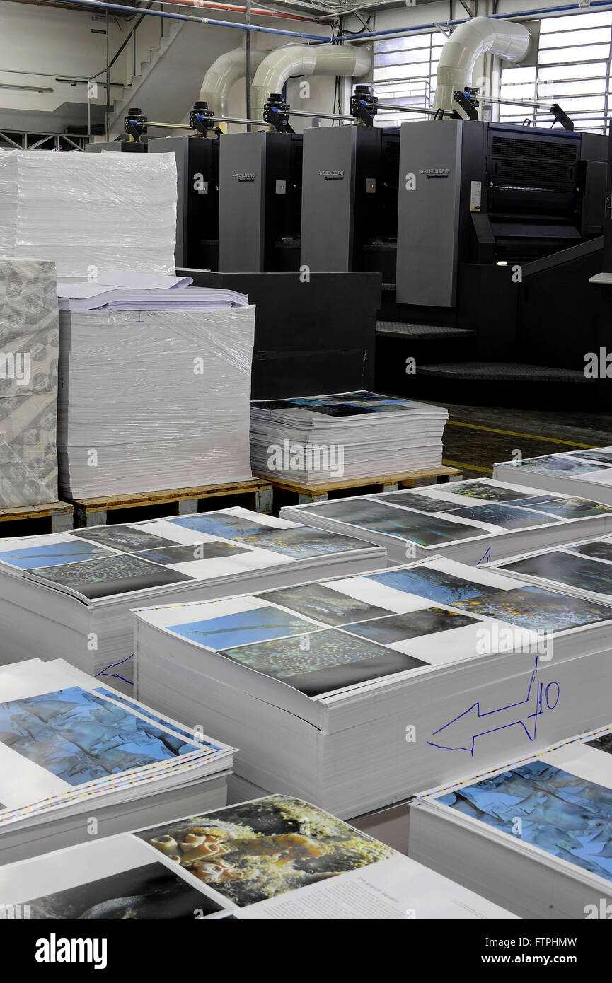 Printed book hi-res stock photography and images - Alamy