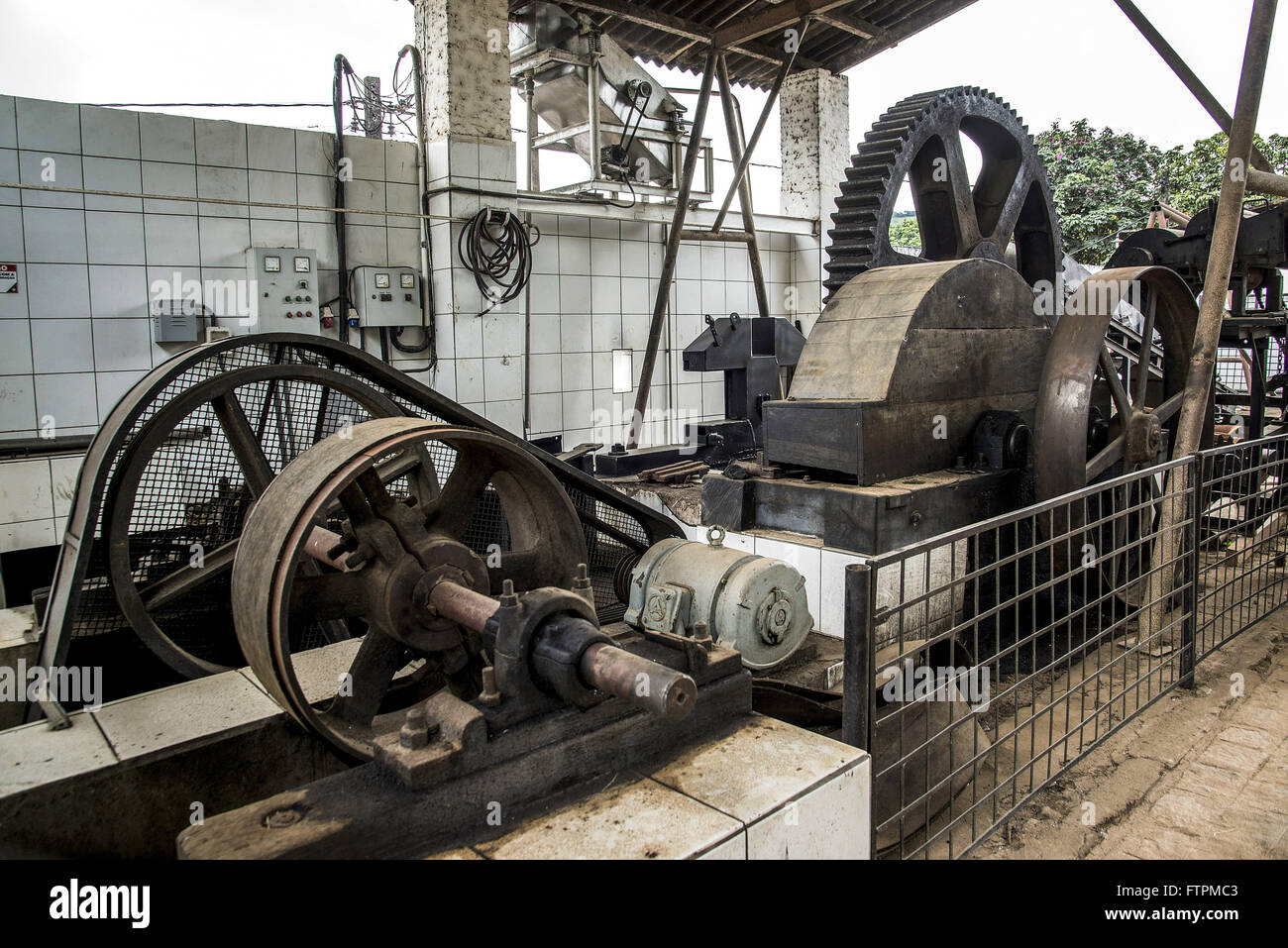 Moenda hi-res stock photography and images - Alamy