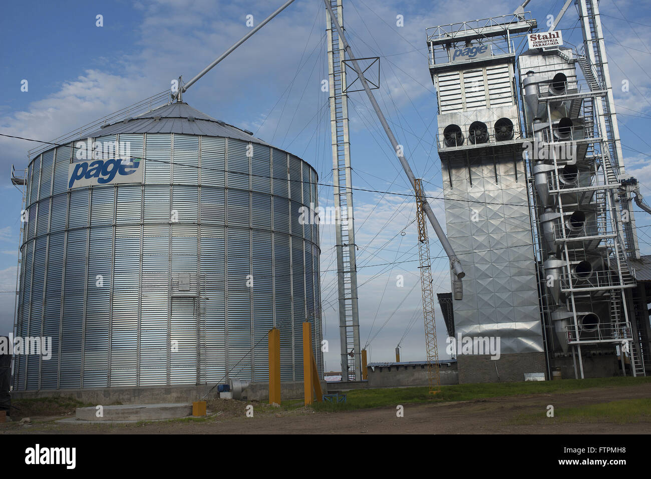 Storage Silo rice Stock Photo - Alamy