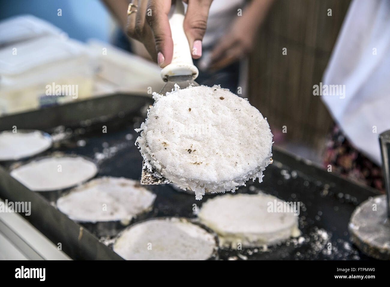 Tapioca a venda durante a Festa Junina do Patio de Eventos Luiz Gonzaga ...