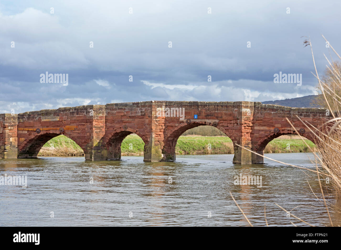 Historic bridges uk hi-res stock photography and images - Alamy