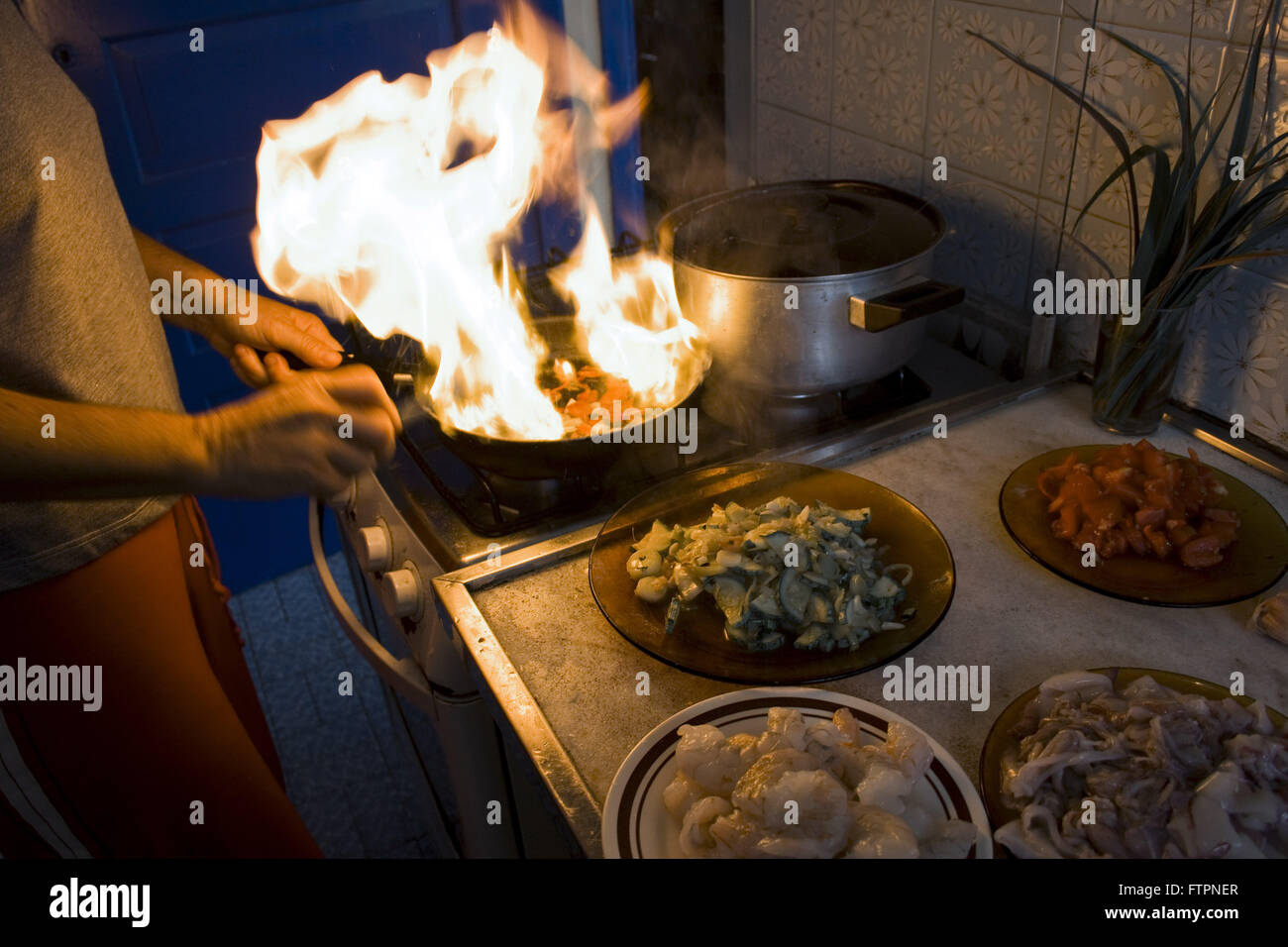 Oil fire hi-res stock photography and images - Alamy