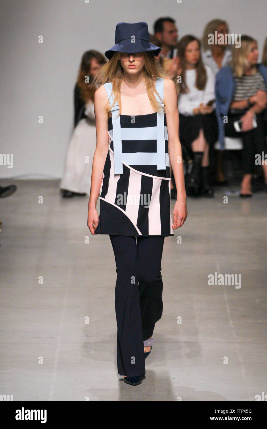 Fashion geometric patterns runway hi-res stock photography and images ...