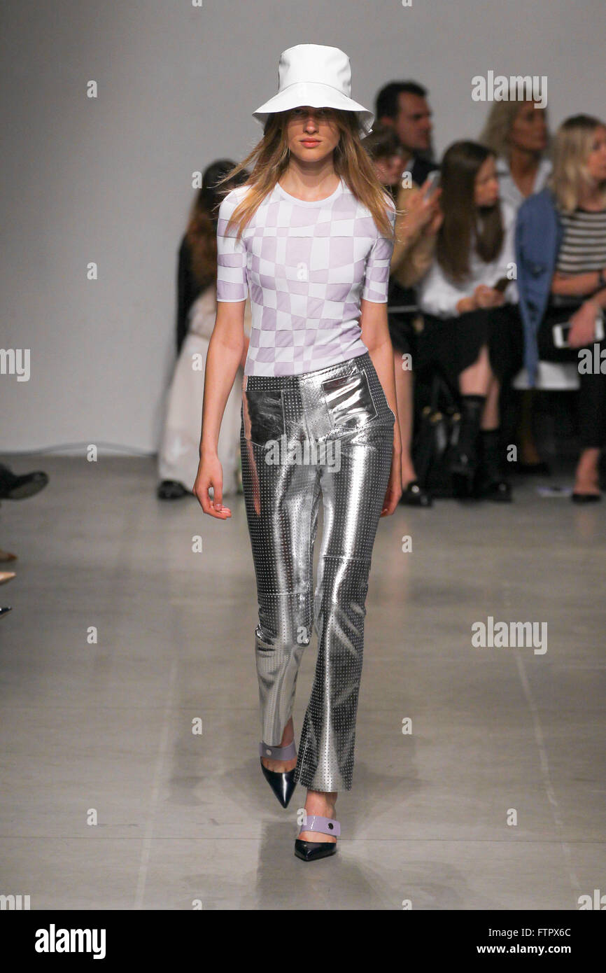 Fashion geometric patterns runway hi-res stock photography and images ...