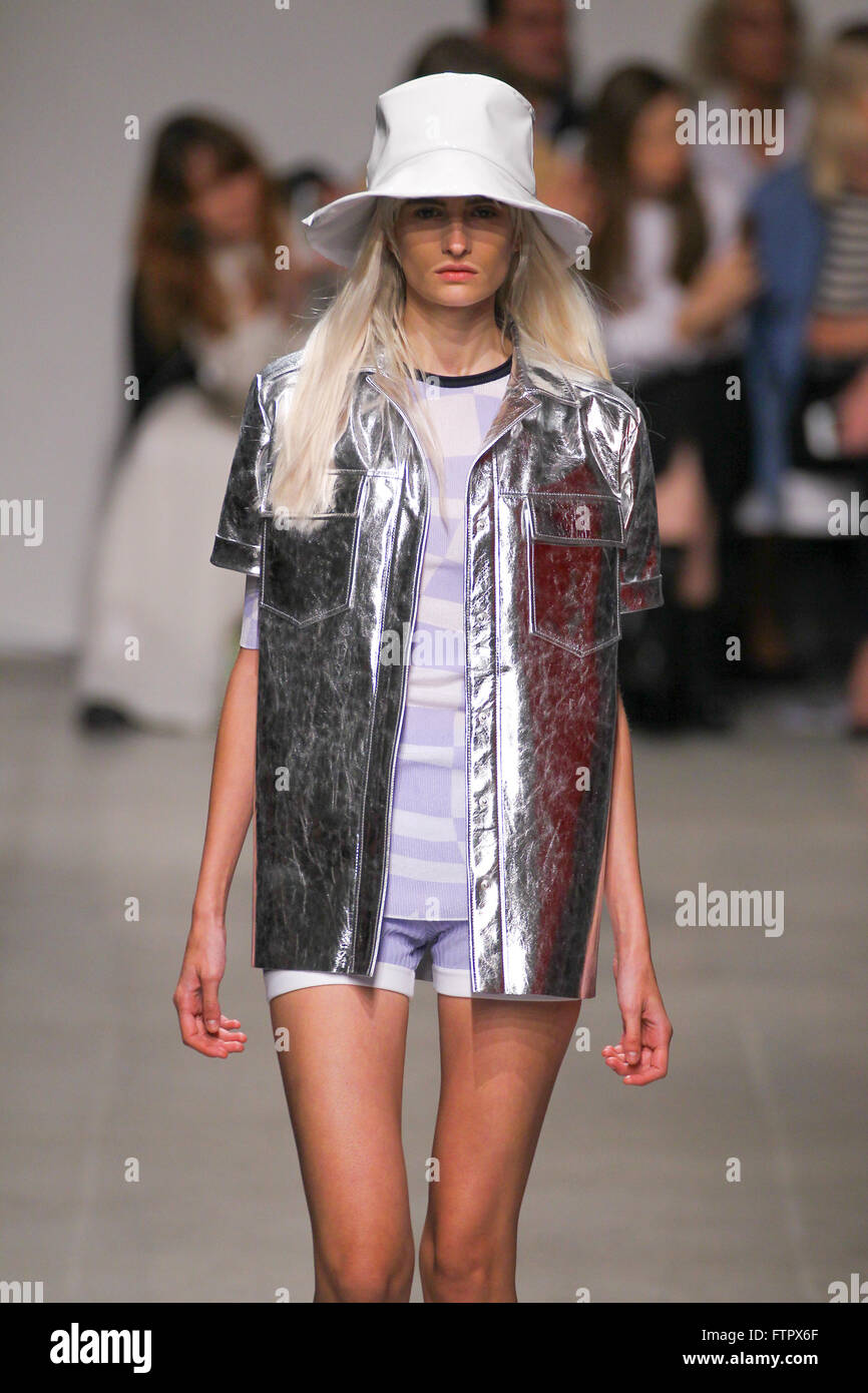 Fashion geometric patterns runway hi-res stock photography and images ...