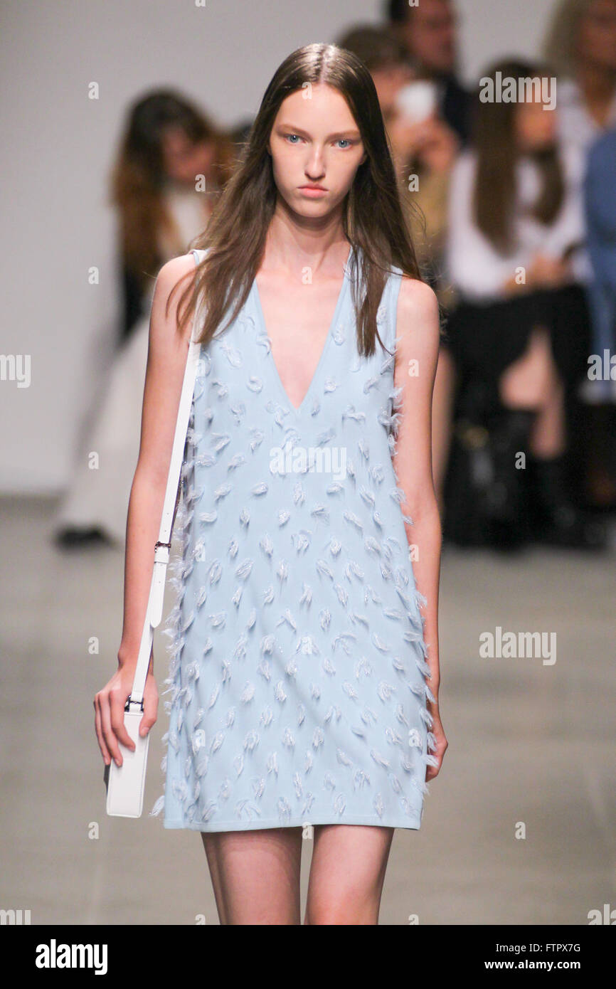 Fashion geometric patterns runway hi-res stock photography and images ...