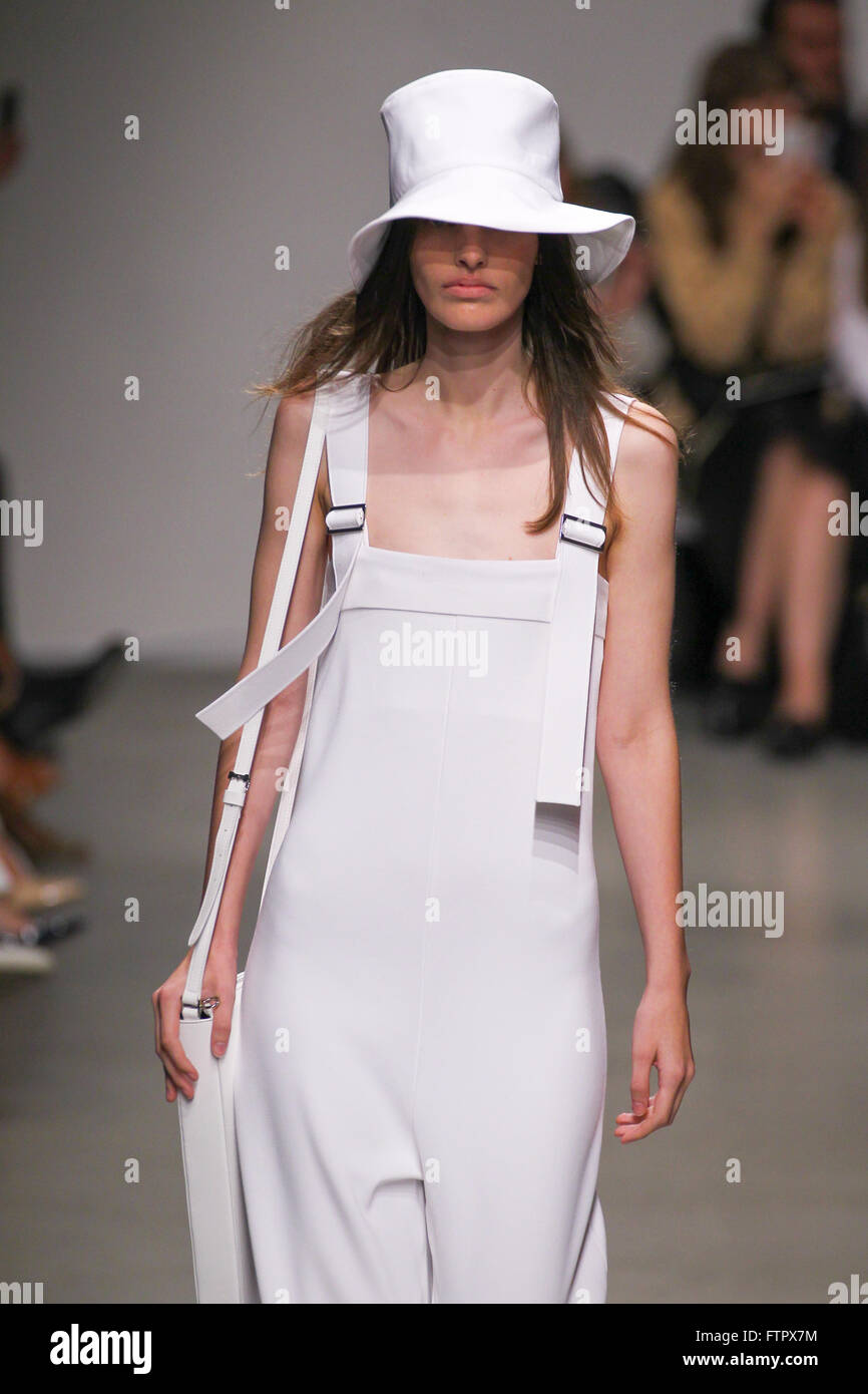 Fashion geometric patterns runway hi-res stock photography and images ...