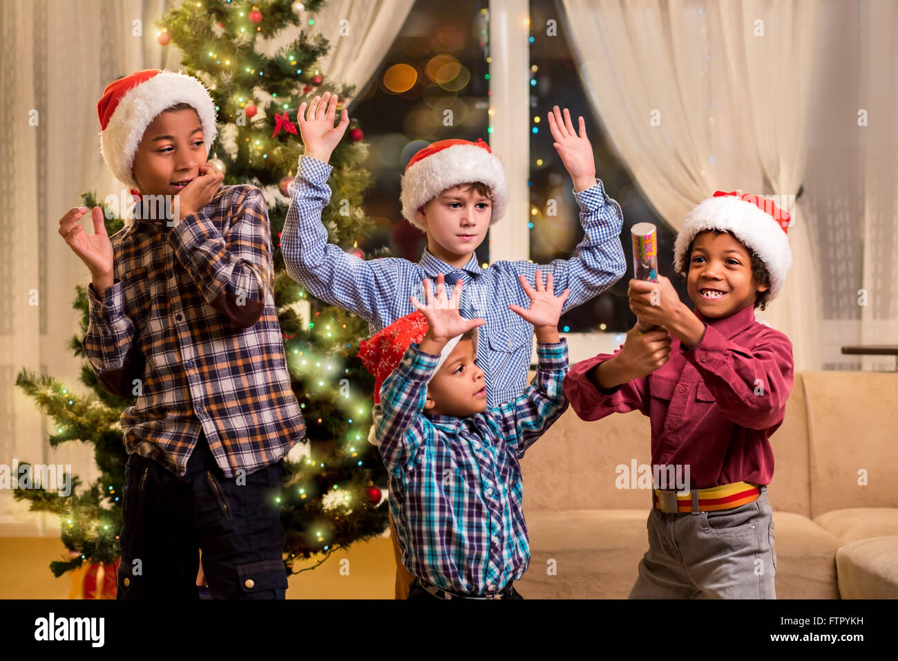 Scared children santa hi-res stock photography and images - Alamy