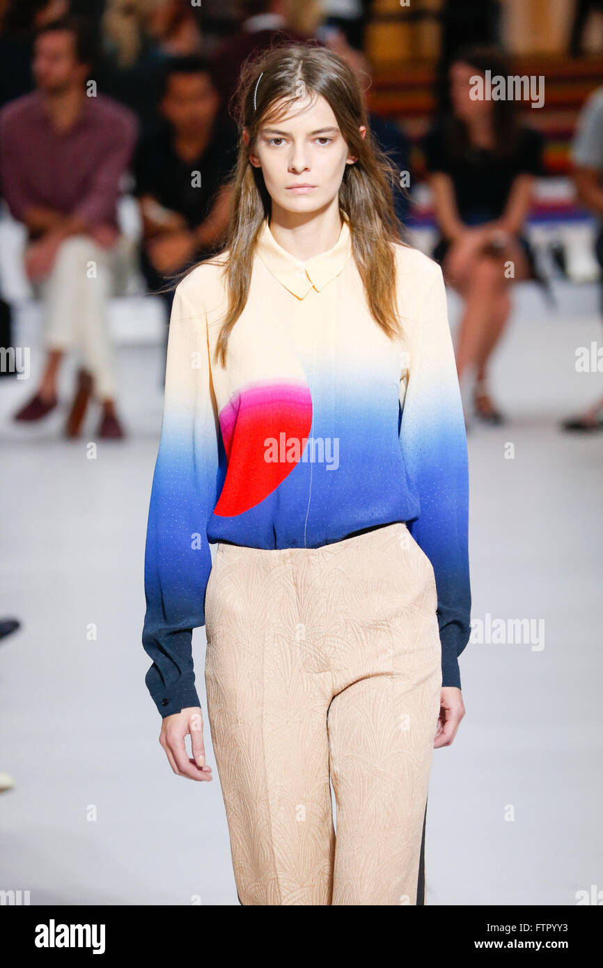 Mini fashion model hi-res stock photography and images - Alamy