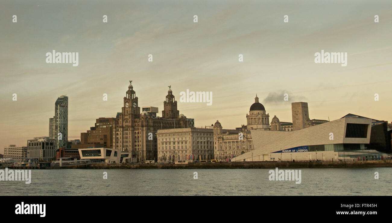 Liverpool skyline ferry hi-res stock photography and images - Alamy