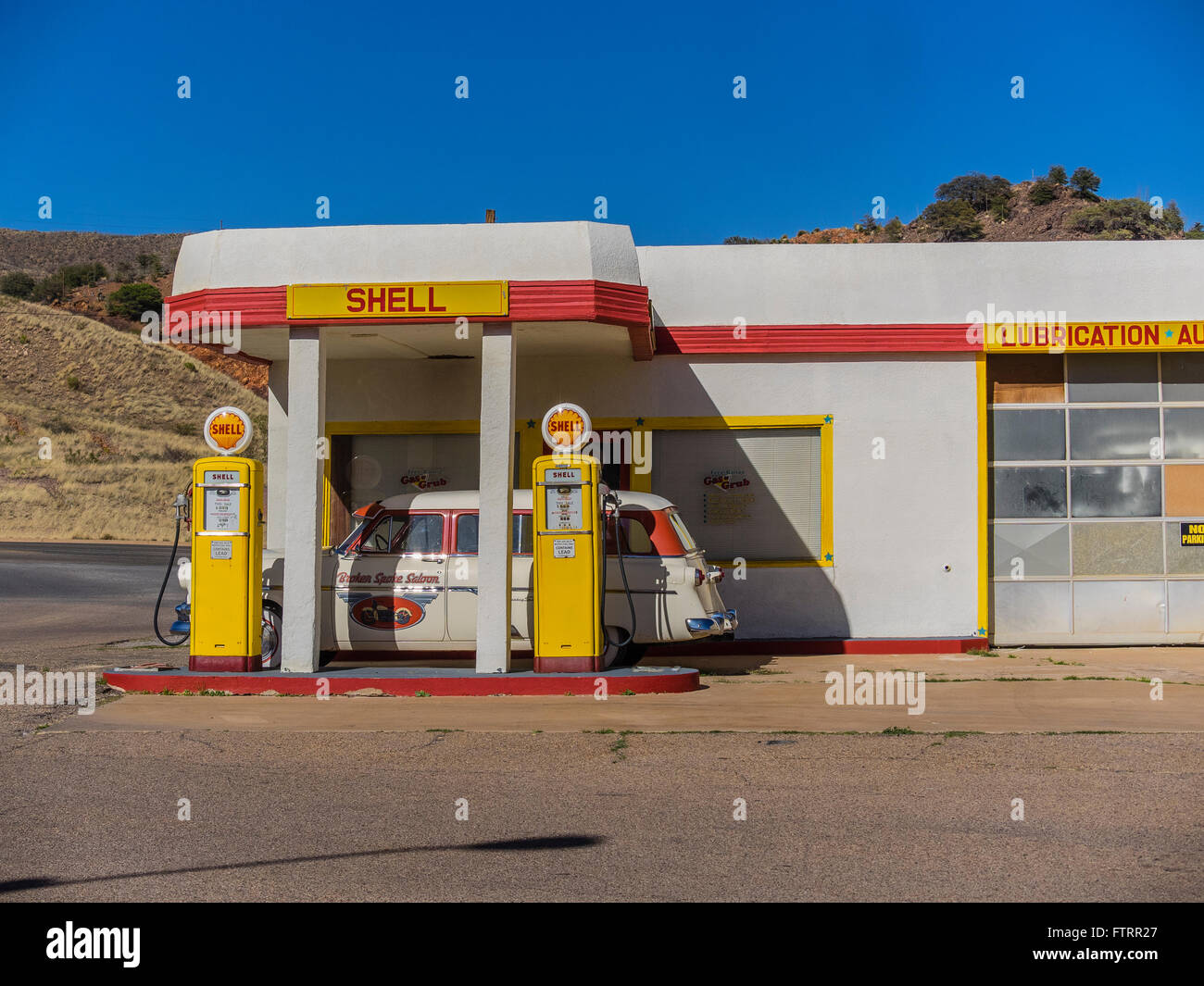 1950s shell station hi-res stock photography and images - Alamy
