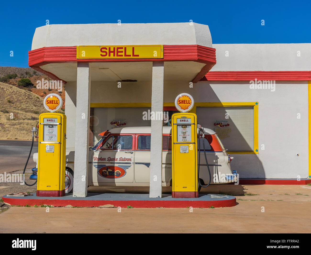 1950s Shell Station Stock Photos & 1950s Shell Station Stock Images - Alamy