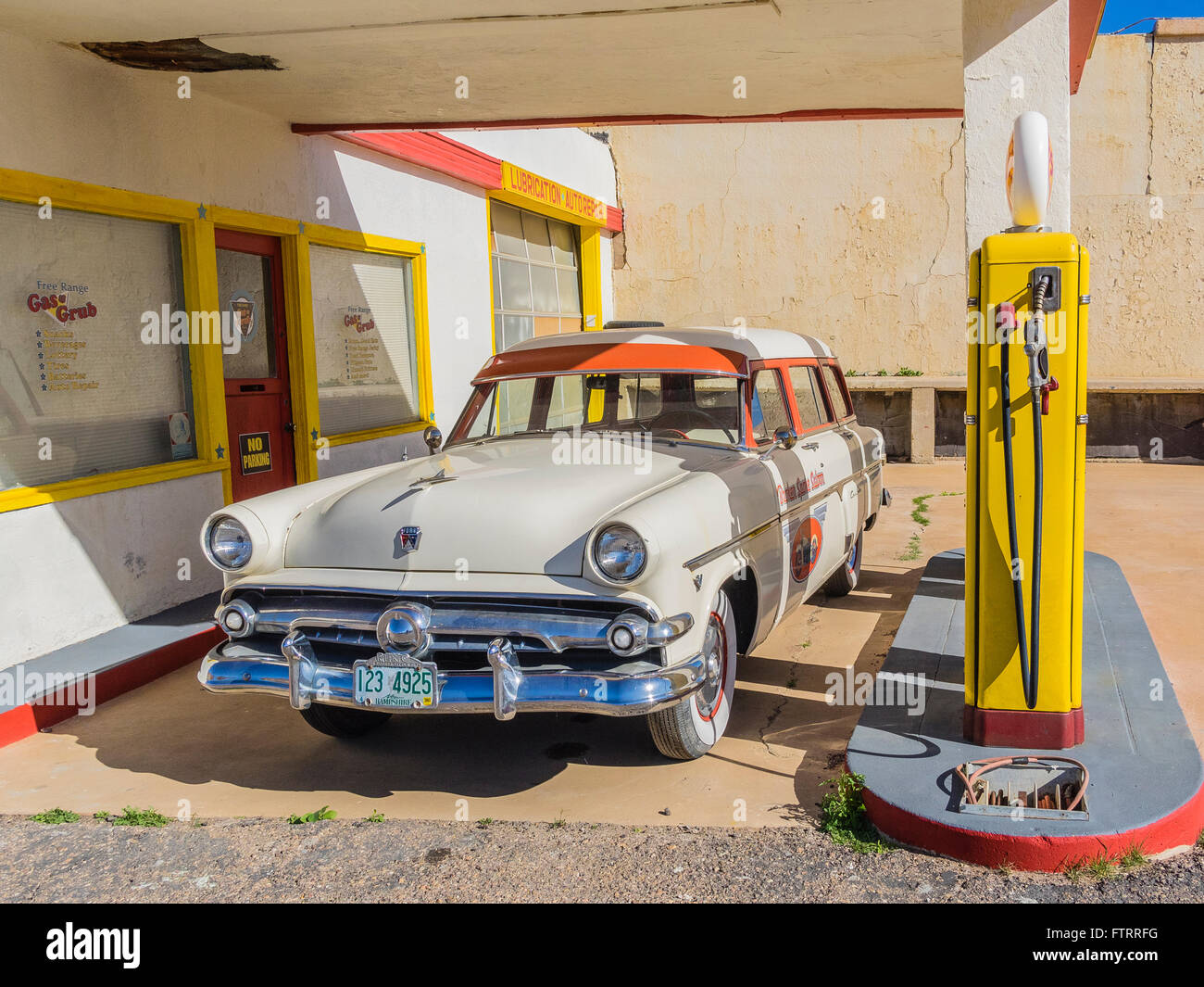 Classic 1950s Shell Gas Station painted yellow and red in Shell's ...