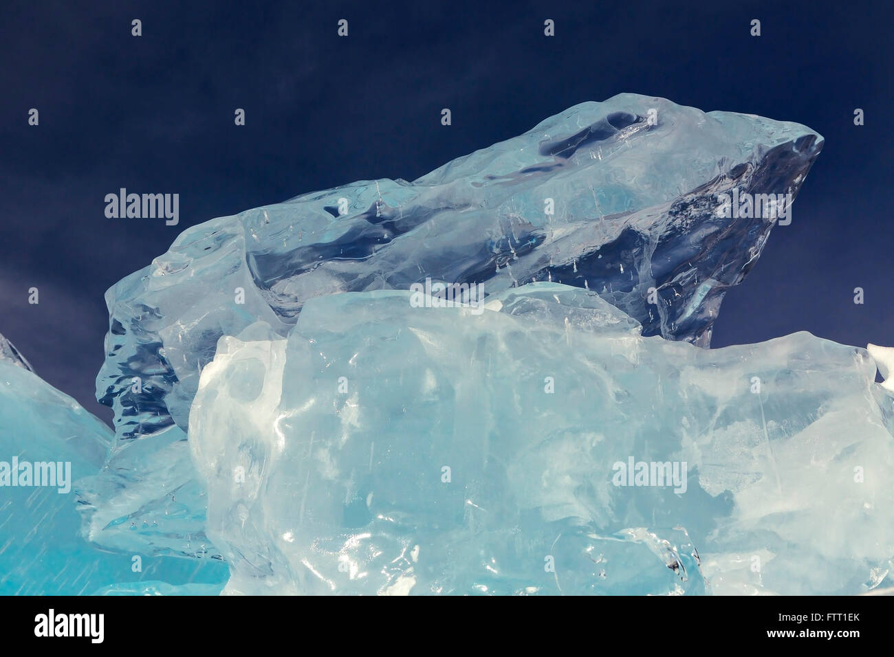 Ice clumps hi-res stock photography and images - Alamy